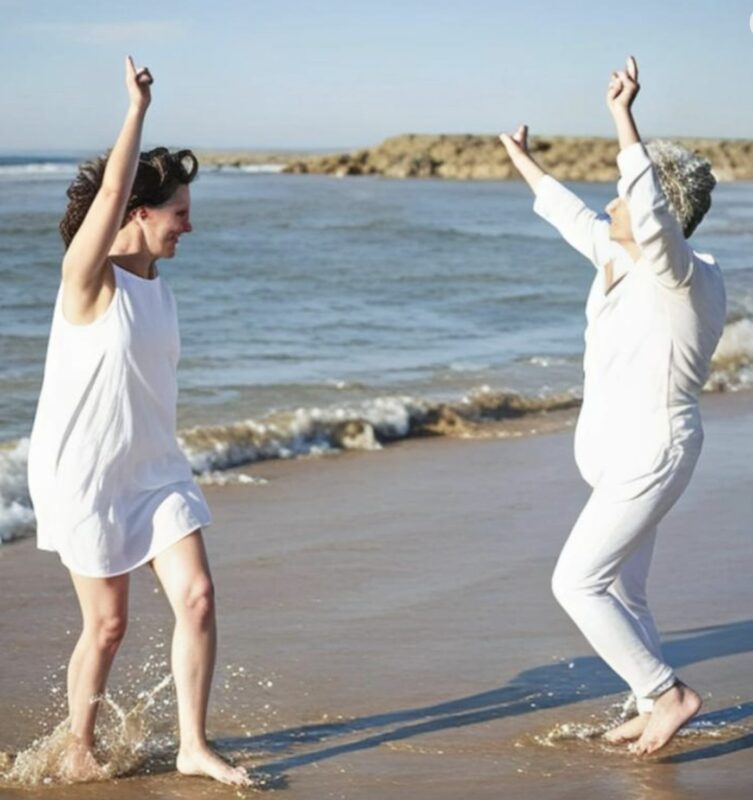 Mój skąpy mąż kupił swojej mamie i byłej dziewczynie wakacje na plaży ...
